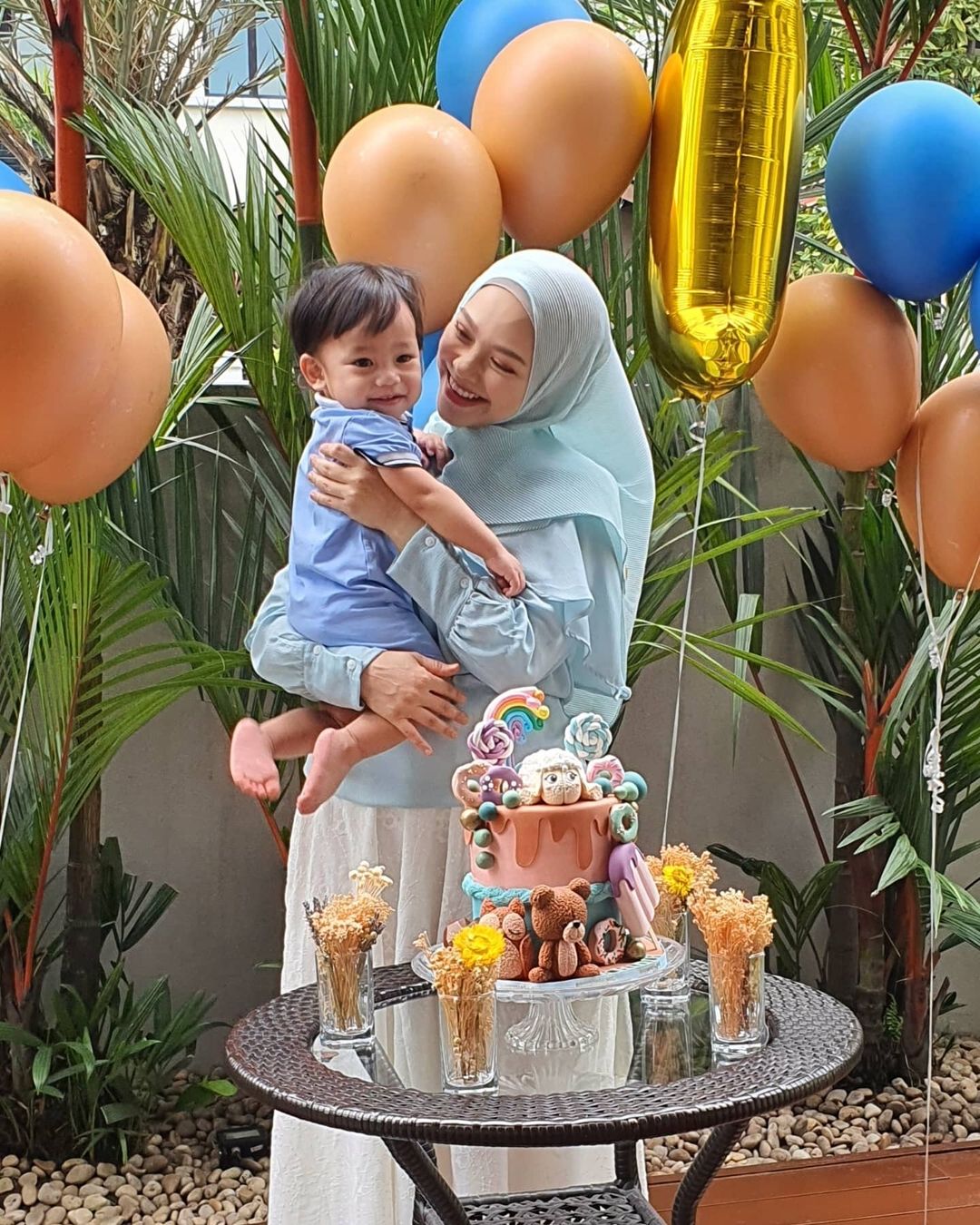 Sari Yanti & Jep Sepahtu sambut hari jadi pertama anak mereka! | MissMynah