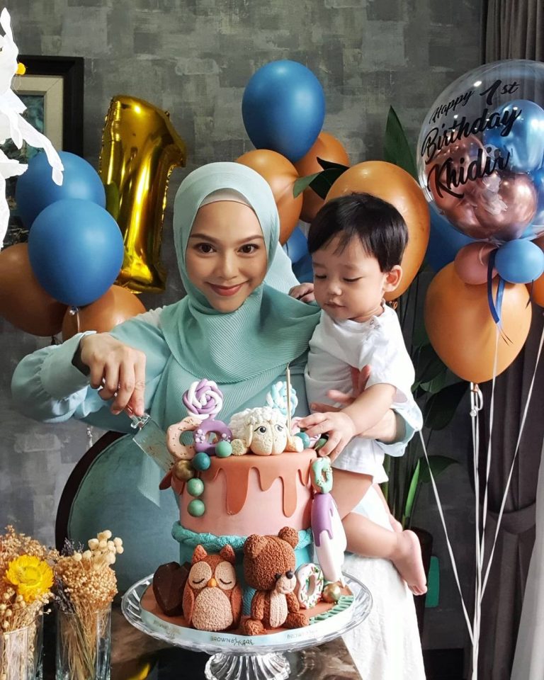 Sari Yanti & Jep Sepahtu sambut hari jadi pertama anak mereka! | MissMynah Sari Yanti & Jep Sepahtu sambut hari jadi pertama anak mereka! | MissMynah